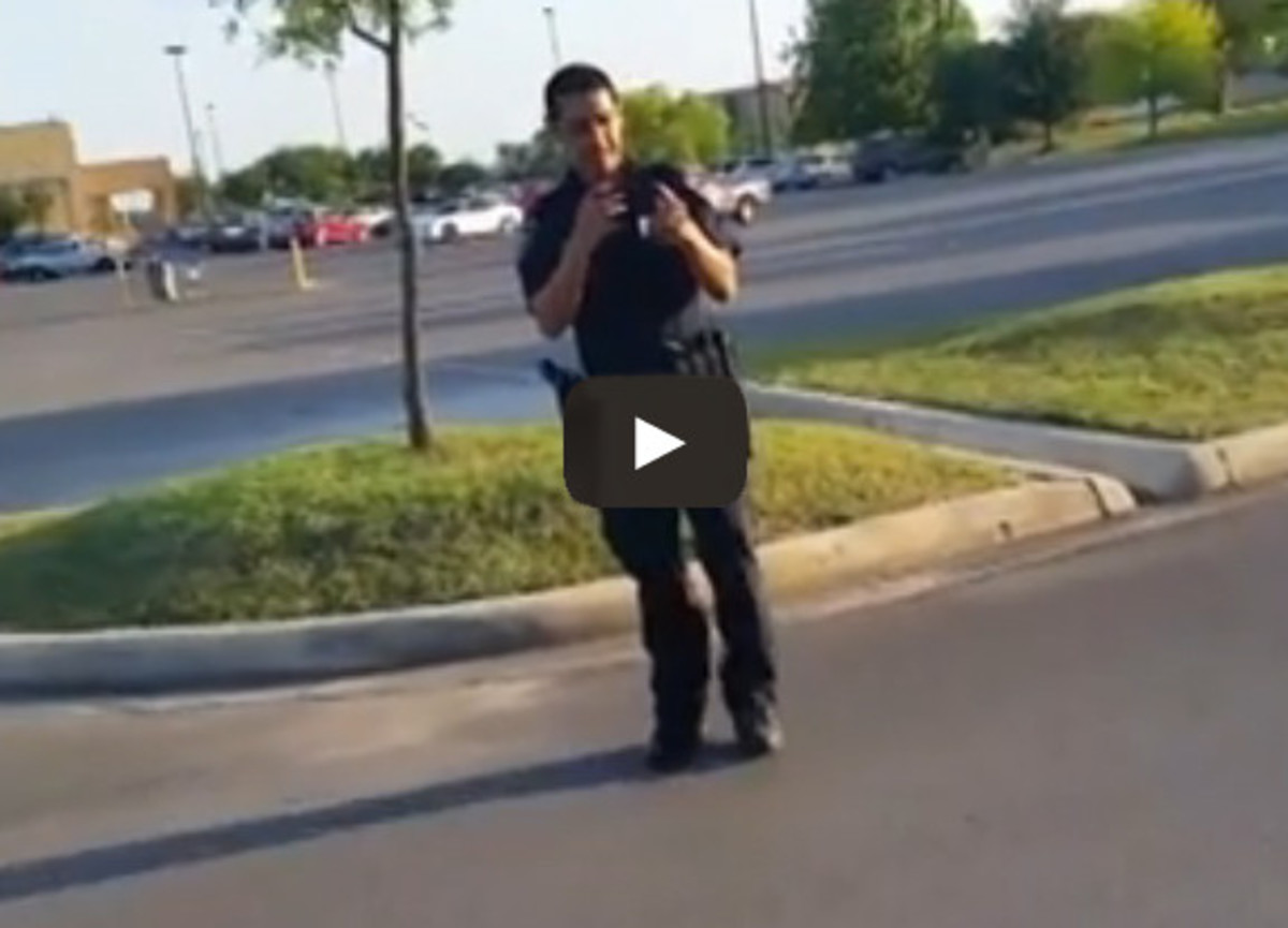 This Cop Was Such a Fan of These People Flexing Their Rights That He ...