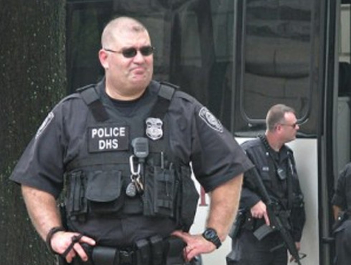 Armed Homeland Security Agents in ‘Community Outreach’ to “Let People ...