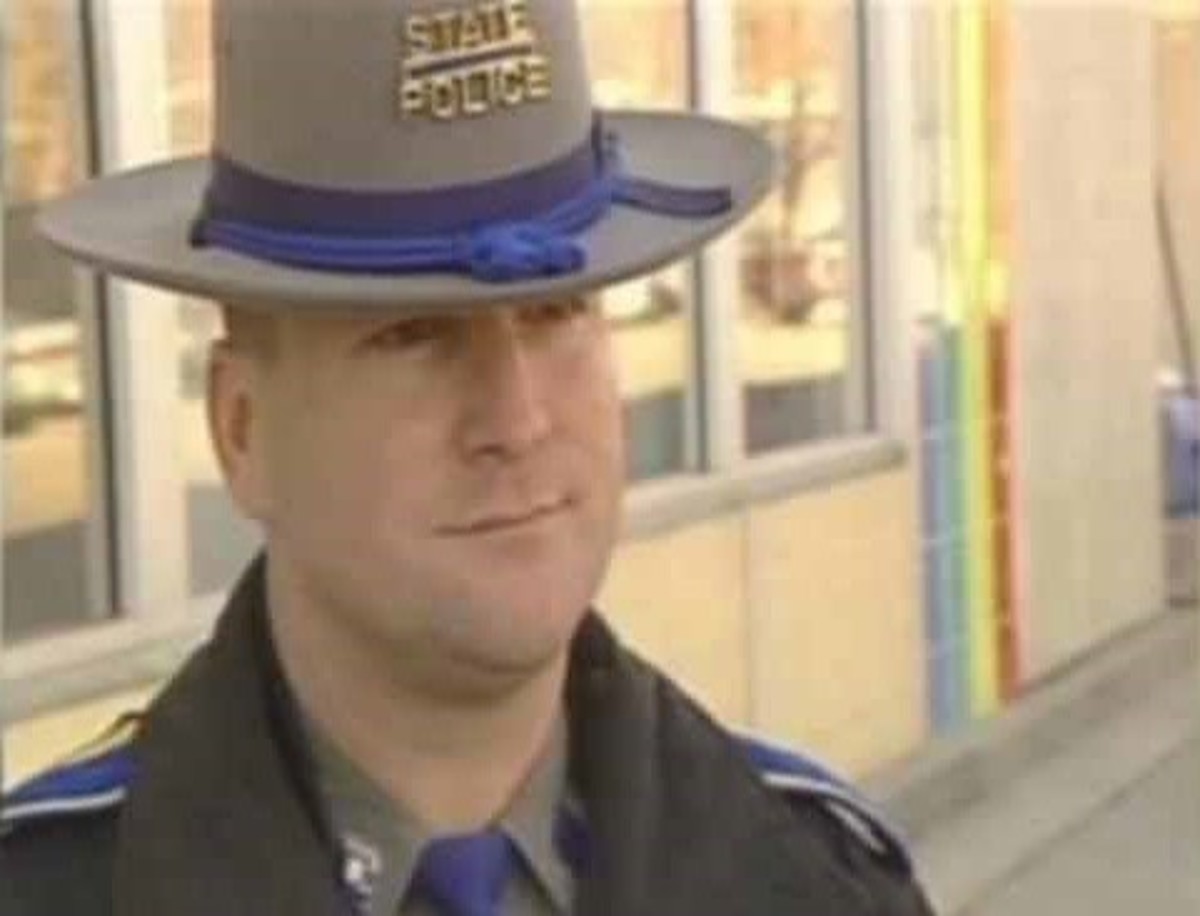 Cop Caught Stealing Dying Man's $3,700 and Golden Crucifix on Dash Cam ...