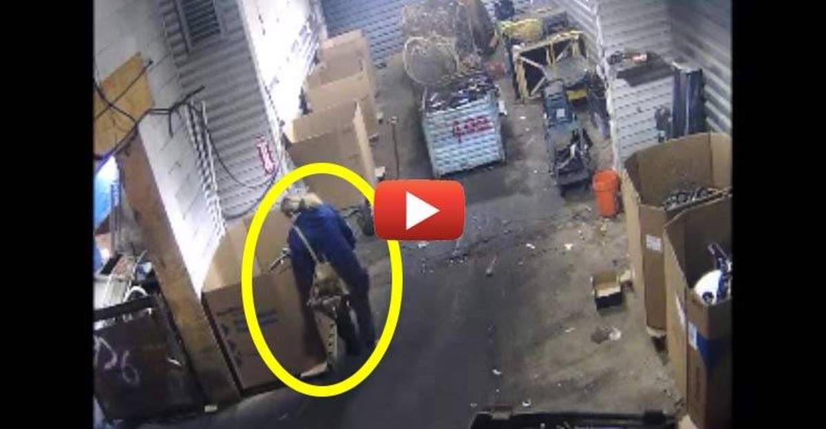 Detroit Police Sergeant Caught on Video Planting Evidence to Ruin Local ...