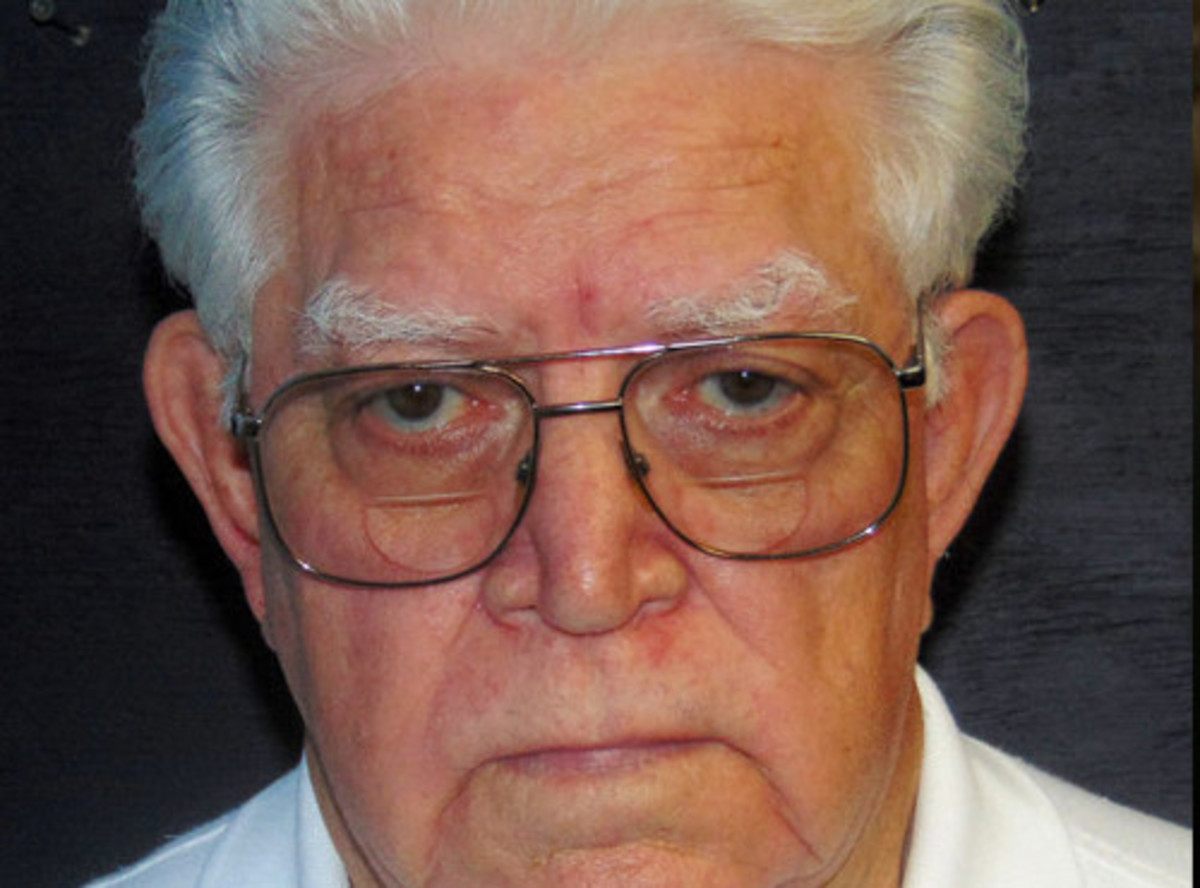 Police Chief Charged with Molesting 2 Girls, Says He “Was Trying to ...